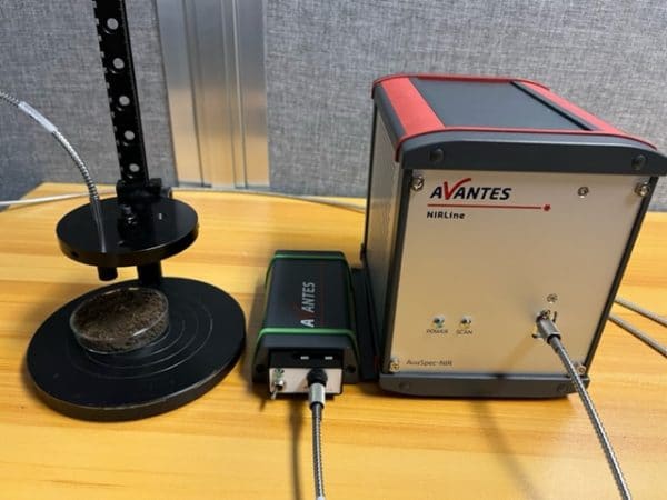 Comparing Soil Samples with NIR Spectroscopy - Avantes
